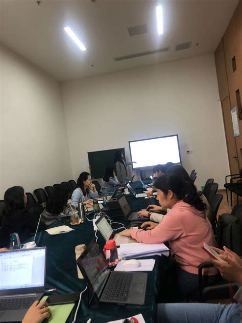 我院科研团队开展文献阅读与撰写交流会第一次学习研讨会 财富管理学院