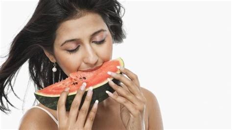 Side Effects Of Watermelon In Hindi तरबूज अधिक खाने के नुकसान
