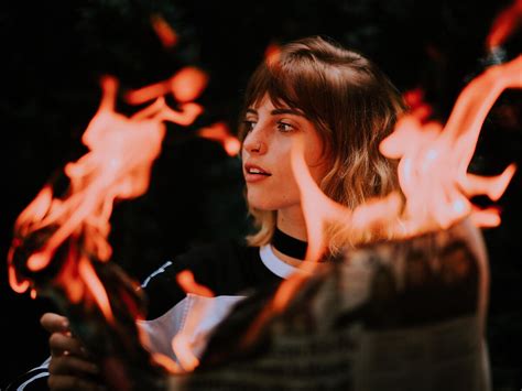 Qué significa soñar con fuego según los expertos Frases de Amor