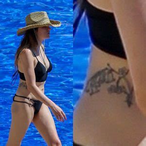 Frances Bean Cobains 24 Tattoos And Meanings Steal Her Style