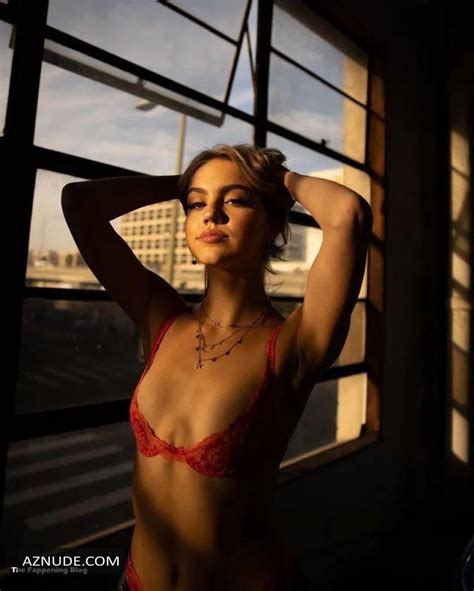 Emma Brooks Sexy Photos Collection Aznude