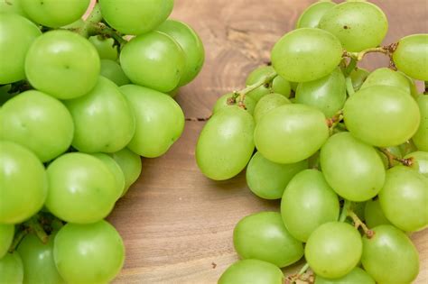 씨앗이 있는 유기농 샤인머스킷