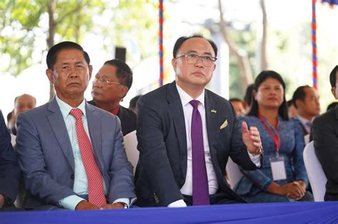 អ្នកឧកញ៉ា គិត ម៉េង និងអ្នកឧកញ៉ា លី ឃុនថៃ ចូលរួមពិធីសម្ពោធ វិមាន