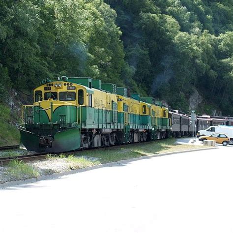 Two Models Of White Pass Yukon 81 In Hon3 Narrow Gauge And 49 Off