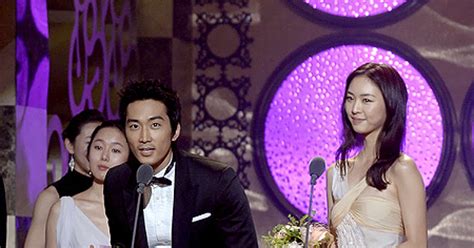 국자커플 송승헌 이연희 인기상 베스트커플상 동시 2관왕 찰떡궁합