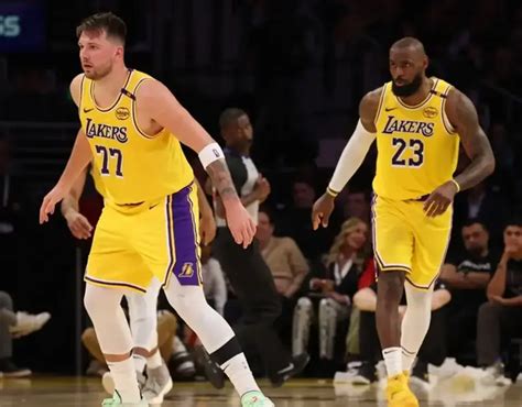 Nba最新排名！湖人重回第四，勇士两队争第六，西部黑马渔翁得利