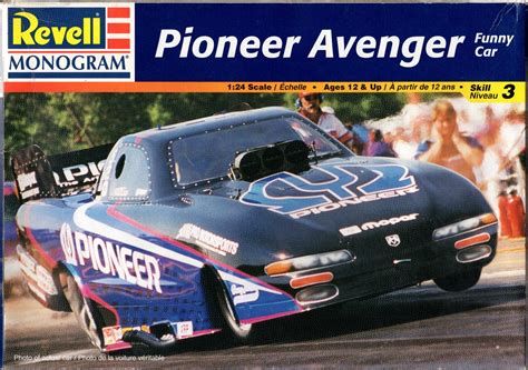 Revell Tom Hoover 1998 Pioneer Dodge Avenger Funny Car Spotlight