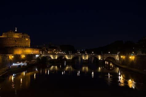 생 안젤로 다리 산 트 안젤로 카스 텔 및 밤에 Tiber 강 강에 대한 스톡 사진 및 기타 이미지 Istock