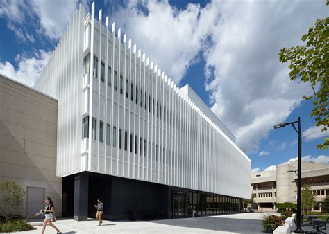 Courtyard Becomes Rotunda In Toronto University Building