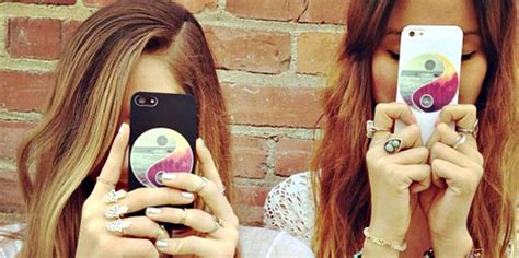 10 Flirty Texting Habits That Annoy The Sht Out Of Everyone Yourtango