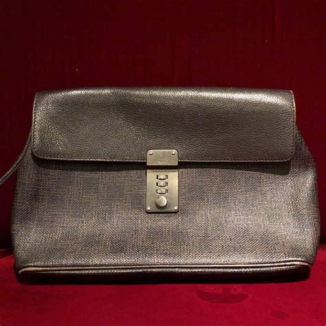 Dunhill ダンヒル クラッチバッグ セカンドバッグ 鍵付き メルカリ