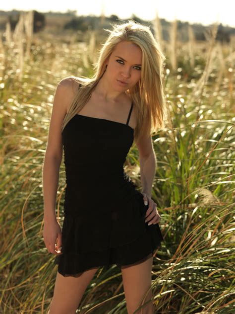 Hottie Bianca Lw Mag