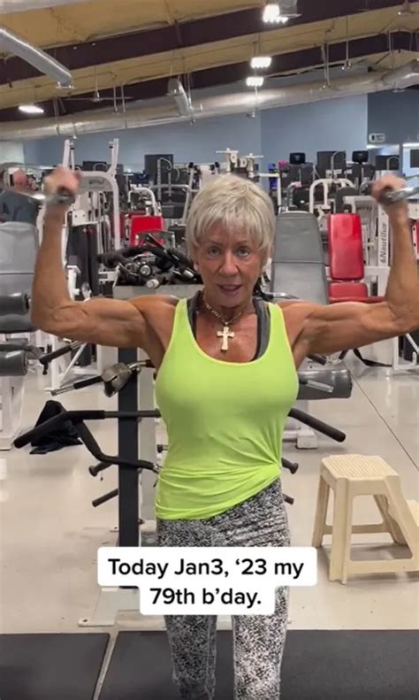Iris Davis Feminine Muscle Foppa Casa