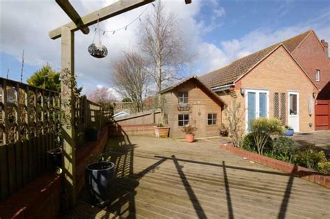 4 Bedroom Detached House For Sale In Hollyacres Worthing Bn13