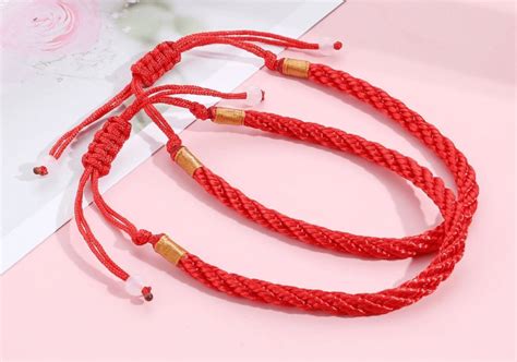 Should I Wear A Red String Bracelet On The Right Or Left Wrist