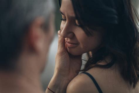 50 Flirty Good Morning Texts For Him So Syncd