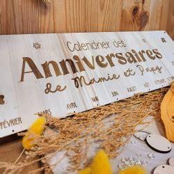 calendrier en bois anniversaire personnalisé