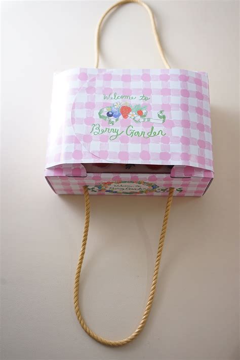 투썸딸기케이크 과즙 풍부한 딸기 케이크 And 딸기라떼 미코유