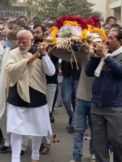 Hiraba Modi The Mother Of Prime Minister Narendra Modi Passed Away