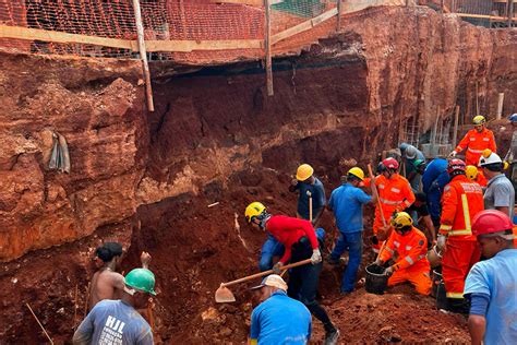 Quatro Pessoas Morrem Em Desabamento Em Canteiro De Obras Diário Do