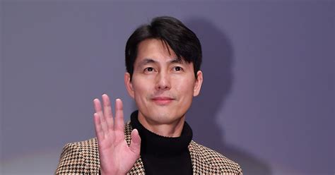 정우성 팬 향해 손인사[포토엔hd]