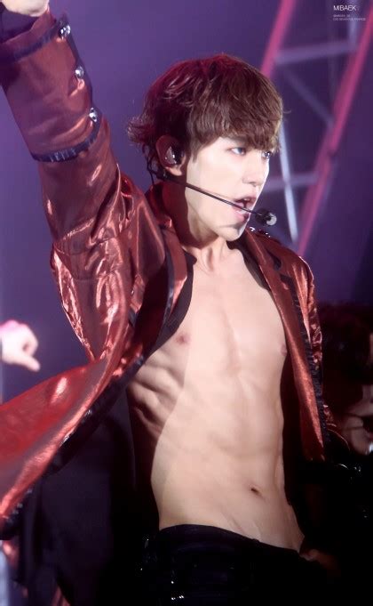 백현이 복근은 이쁜 복근같다ㅋㅋㅋ 인스티즈 Instiz 카테고리