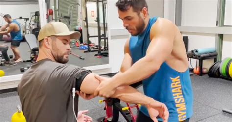 Chris Hemsworth Arms