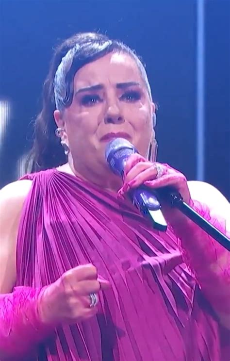 Video Isabel Lascurain Se Queda Sin Voz Y Rompe En Llanto Con Su