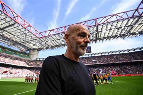Il Milan Incontra Lallenatore è Lui Il Primo Nome Per Il Post Pioli