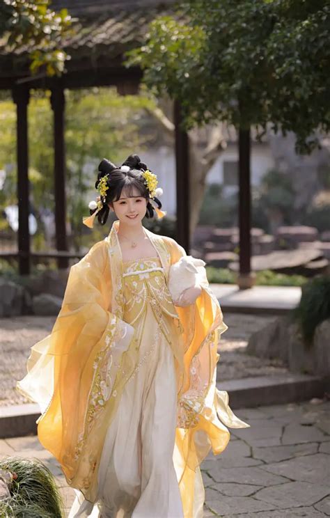 明珠SARA是谁家的小妹偷跑出来玩了 古风 摄影 写真 汉服约拍 花瓣网