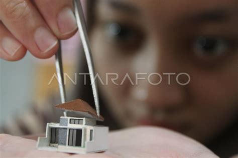 Produksi Maket Miniatur Perumahan Di Malang Antara Foto
