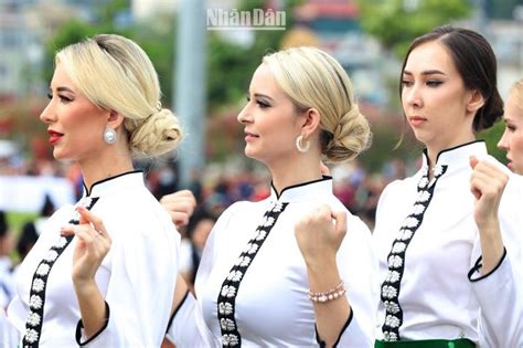Sơn La Thí sinh hoa hậu Du lịch thế giới trải nghiệm nghệ thuật xòe