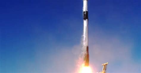 한국 첫 군사정찰위성 발사 성공…궤도 안착 후 지상과 교신 성공