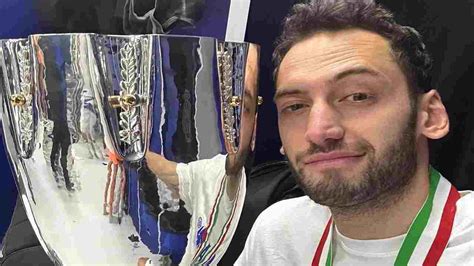 Derby Inter Milan Calhanoglu Insultato Lui Tira Il Corner E Li Zittisce Newsby