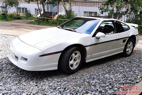 Купить ретро автомобиль Pontiac Fiero