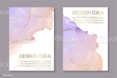 보라색 수채화 파 또는 흰색에 금색 알코올 잉크 스타일의 유체 예술 결혼식 초대장 0명에 대한 스톡 벡터 아트 및 기타 이미지