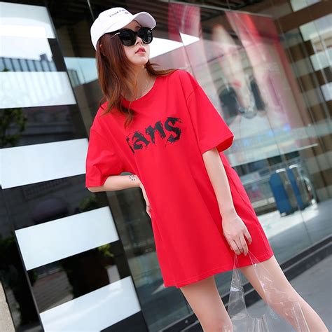 เสื้อยืดแขนยาวครึ่งแขน ทรงหลวม สีแดง แฟชั่นฤดูร้อน สําหรับผู้หญิง 2020