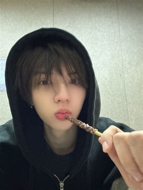 Ampersandone Community Post 누가 내 고백 받아줄까 ~