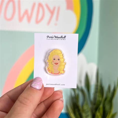 Dolly Lapel Pin T Horse