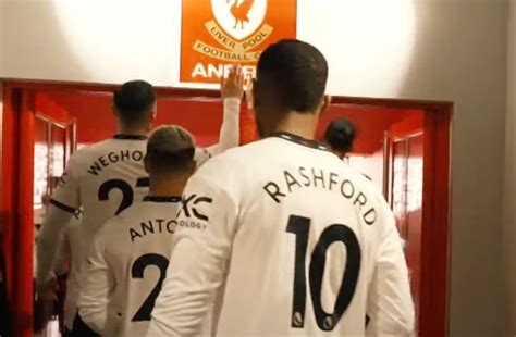 Preku Stemën “this Is Anfield” Weghorst Tregon Arsyen Gazeta Express