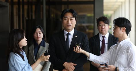 Seoul Metropolis Councilor Lee Jong Bae Reviews Suspicion About First Girl Kim Jung Sooks Taj