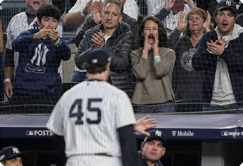 《mlb》睽違三年重返洋基主場！王牌投手柯爾獲球迷起立喝采