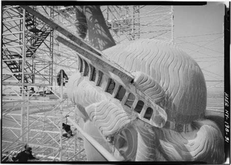 Cool Pics Showing The Statue Of Liberty Getting A Makeover In 1984