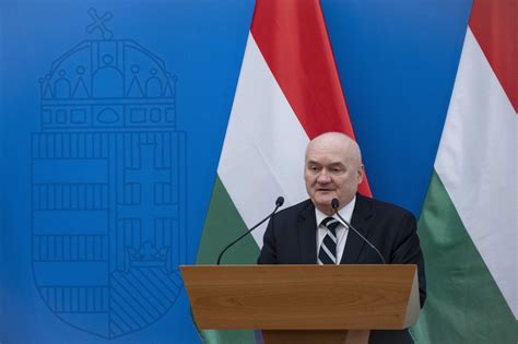 Aki nem dolgozik ne is egyék mondta a fideszes Hende Csaba a családi pótlék emelésének