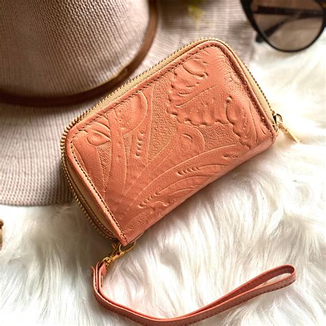 Handmade Leather Wallet With Zipper • Wristlets Wallets • Leather Woman