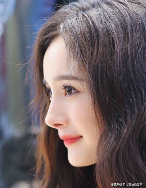 侧颜突侧颜明星侧颜大山谷图库