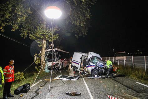Lot Et Garonne Un Mort Dans Une Collision Entre Un Bus Scolaire Et Un
