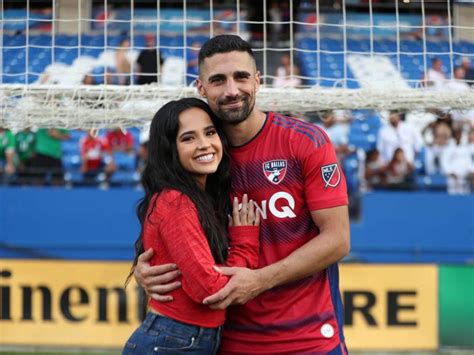 Becky G y Sebastian Lletget se comprometen tras seis años juntos