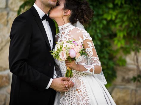 Best Wedding Hairstyles If Youre Wearing A High Neck Dress