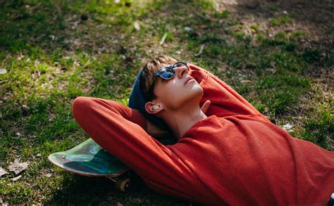 JBL Wave Buds Earbud Nirkabel Sejati